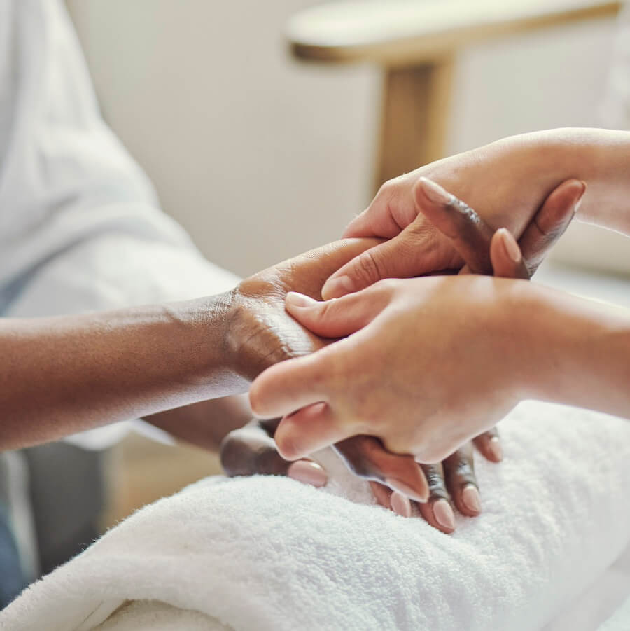 Give yourself a hand massage | Urban.co